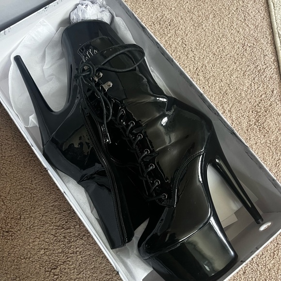 Hella Heels | Shoes | Hella Heels Black Lip Kit 7 Inch Stripperpole ...